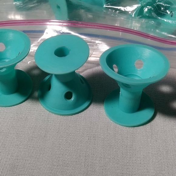 Vintage Hair Spools | Hair | Vintage Hair Spool Turquoise Curlers Set ...